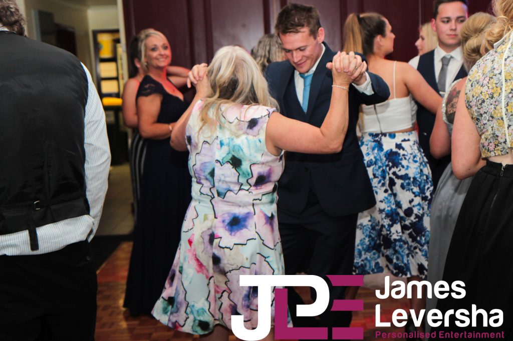 Brooke and Cale's Wedding - Warrnambool - James Leversha Personalised ...